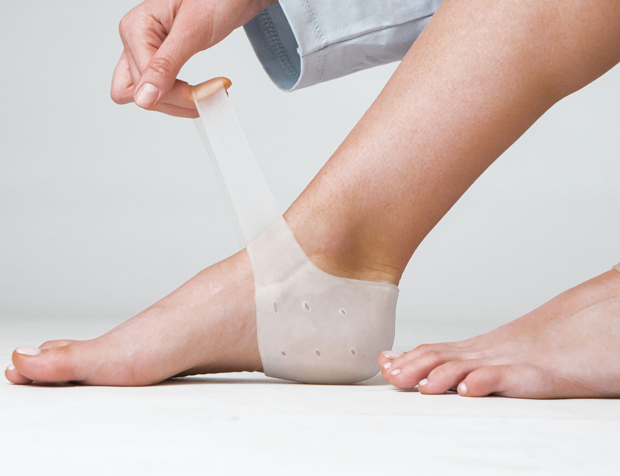 aZengear Silicone Heel Protectors (2 Pairs) for Cracked Heels, Blisters